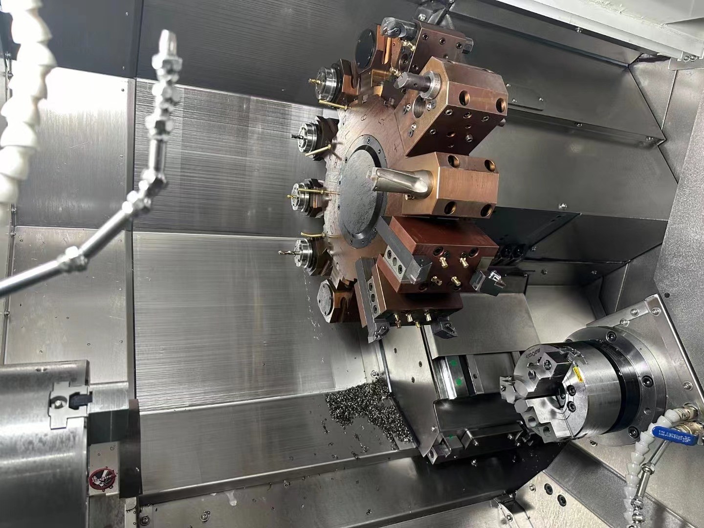 Automatic Multi Position Milling And Turning Machine Easy To Chip Removal